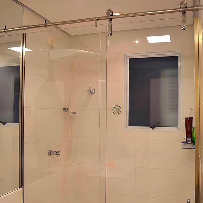 Box de Banheiro Luxe Trilho Redondo · Vidraçaria SHOW GLASS